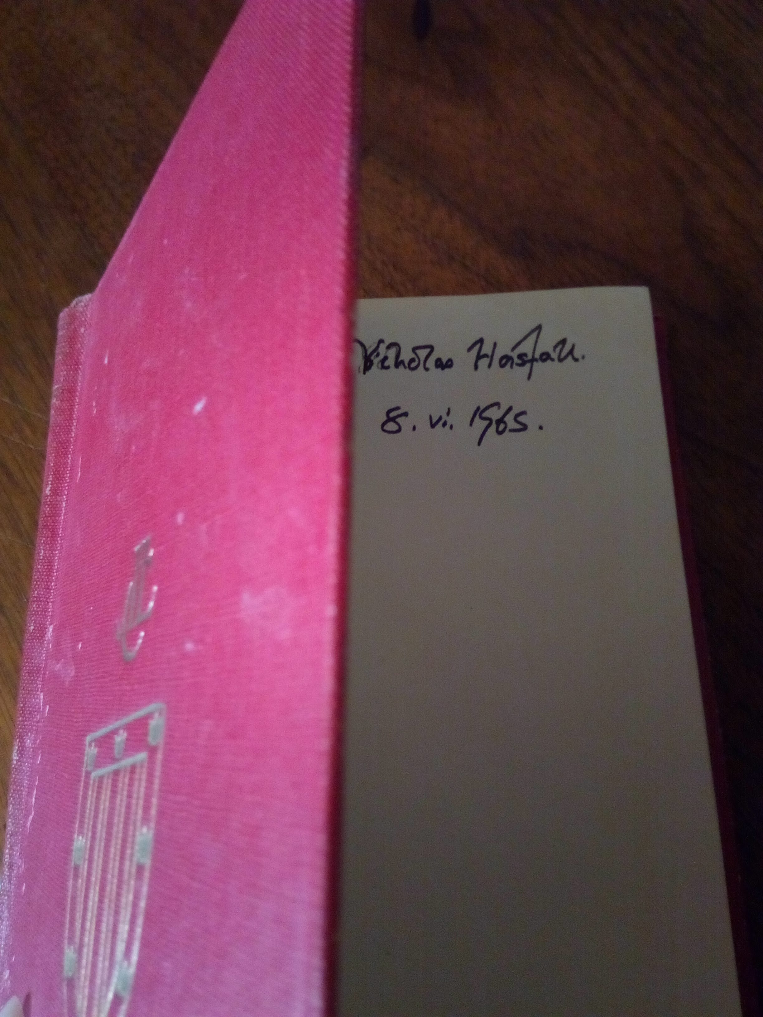 Weekend Reading: The Love of Loebs – Classical Studies Support