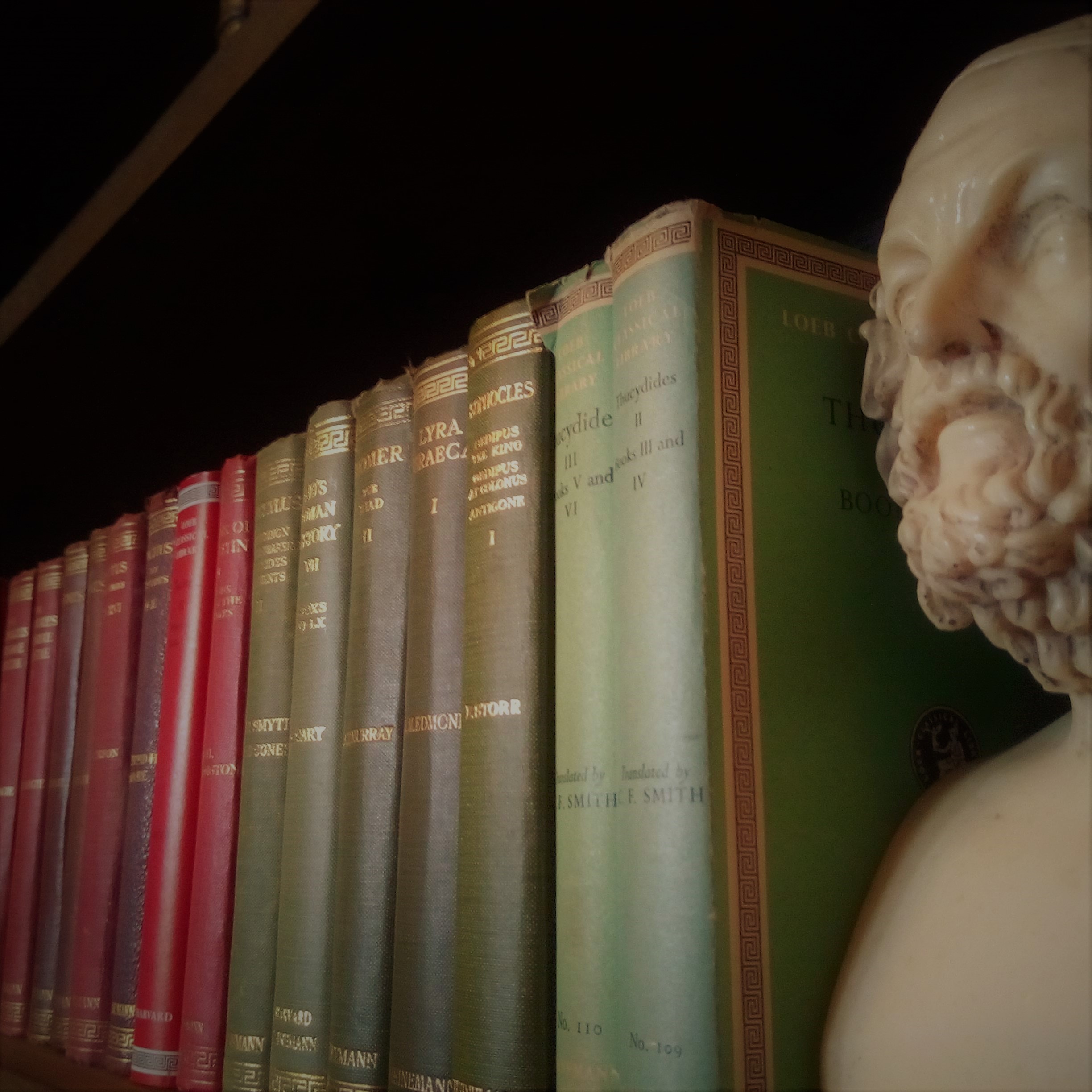 Weekend Reading: The Love of Loebs – Classical Studies Support